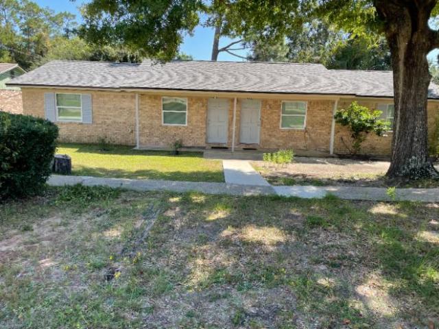 2 Br, 1 bath, Single Family 4812 Tradewinds Dr