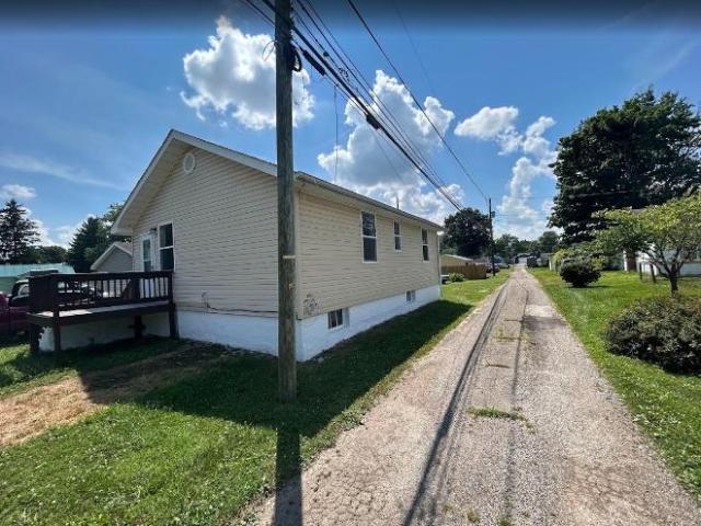 2 Br, 1 bath, Single Family 481 Oakwood Avenue