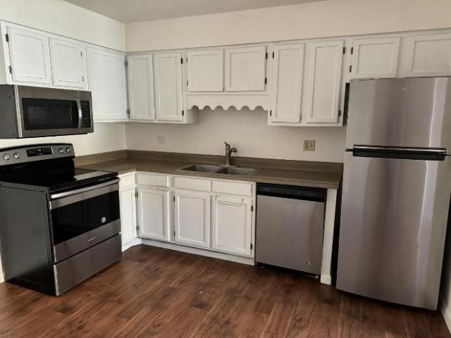 2 Br, 1 bath, Single Family 481 South Oman Road