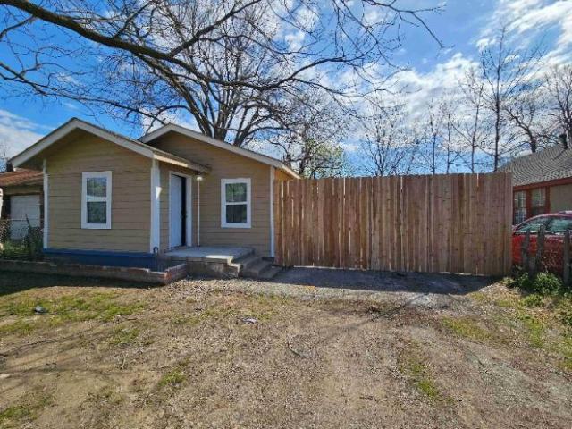 2 Br, 1 bath, Single Family 4831 S 30th W Ave