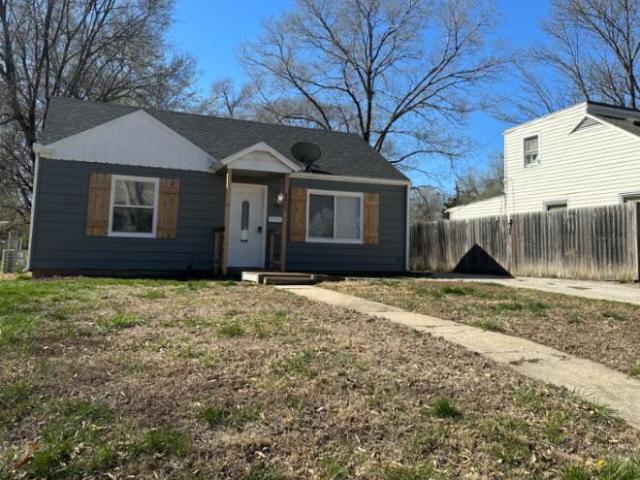 2 Br, 1 bath, Single Family 4917 Vista St