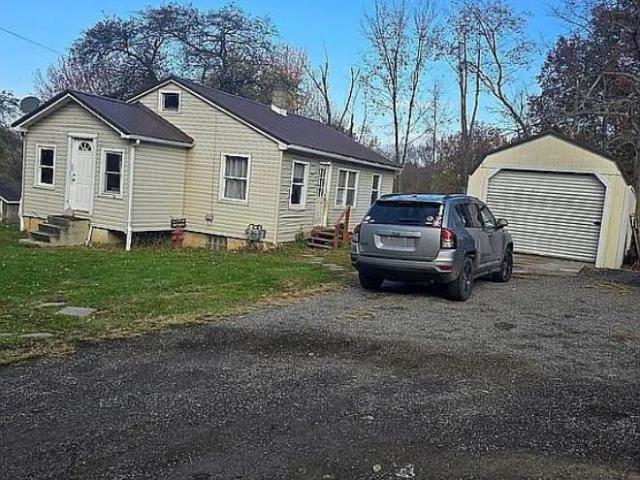 2 Br, 1 bath, Single Family 4966 Collins Dr