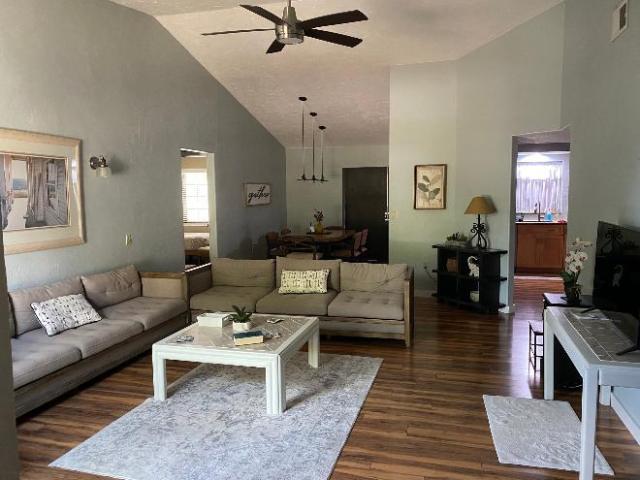 2 Br, 1 bath, Single Family 4990 Houle Pl