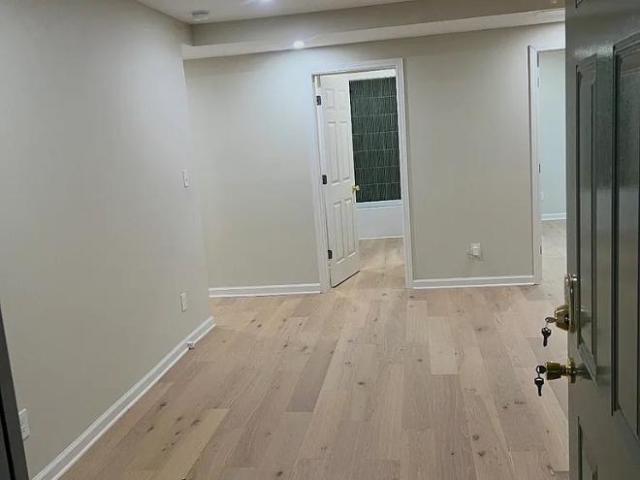 2 Br, 1 bath, Single Family 4996 N Peachtree Rd