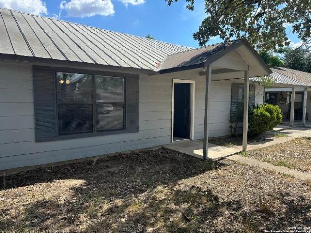 2 Br, 1 bath, Single Family 401 W Adams