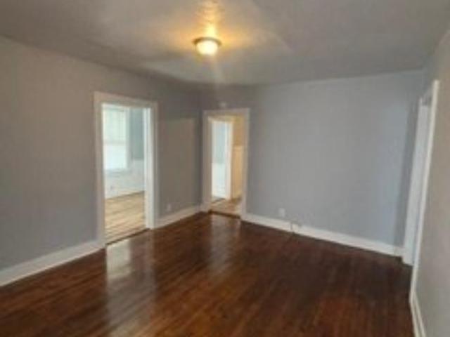 2 Br, 1 bath, Single Family 4035 Gary Dr