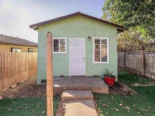 2 Br, 1 bath, Single Family 4039 National Ave