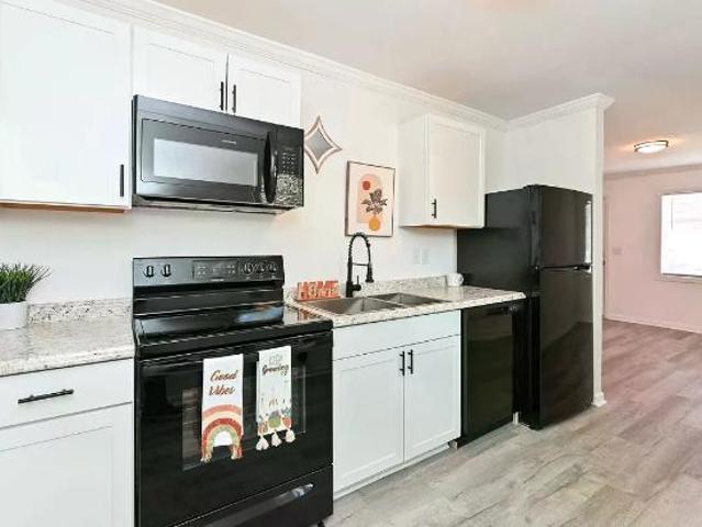 2 Br, 1 bath, Single Family 405 Old Buncombe Rd