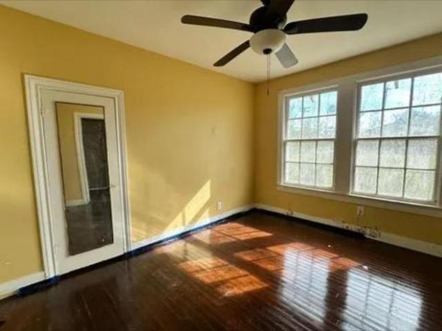 2 Br, 1 bath, Single Family 406 Dayton