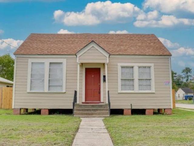 2 Br, 1 bath, Single Family 410 E Elgie St