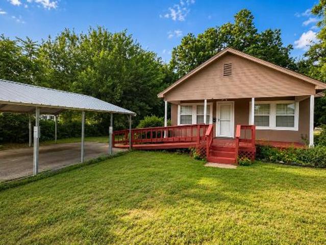 2 Br, 1 bath, Single Family 414 East Washington Street
