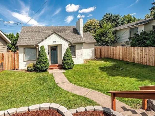2 Br, 1 bath, Single Family 415 SE 5th St