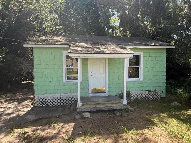 2 Br, 1 bath, Single Family 416 Dairy Ave