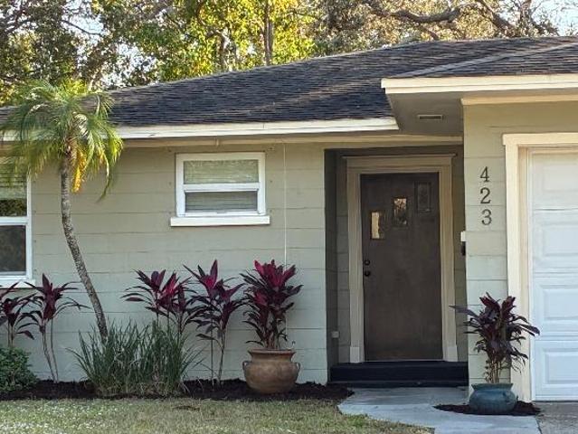 2 Br, 1 bath, Single Family 423 Wildwood Way