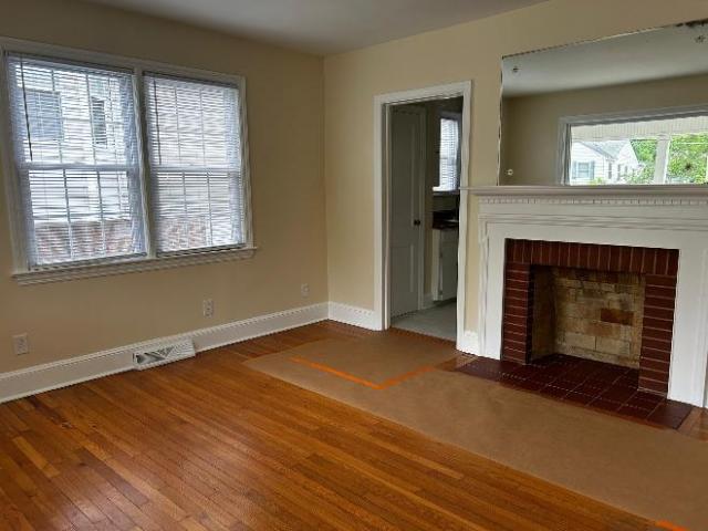 2 Br, 1 bath, Single Family 423 East Radiance Dr