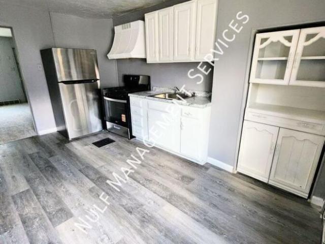 2 Br, 1 bath, Single Family 4207 Dunkeld Way