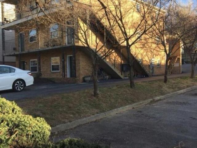 2 Br, 1 bath, Single Family 420 Albemarle Ave SW