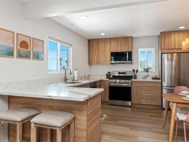 2 Br, 1 bath, Single Family 425 Nevada St