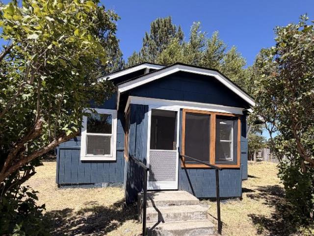 2 Br, 1 bath, Single Family 426 1st Ave