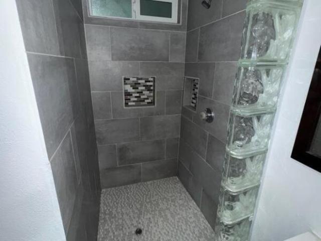 2 Br, 1 bath, Single Family 435 E 5th St