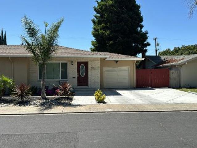 2 Br, 1 bath, Single Family 436 E Banbury Dr