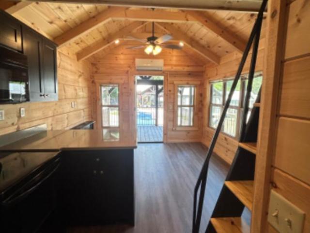 2 Br, 1 bath, Single Family 4 Tiny Home Circle