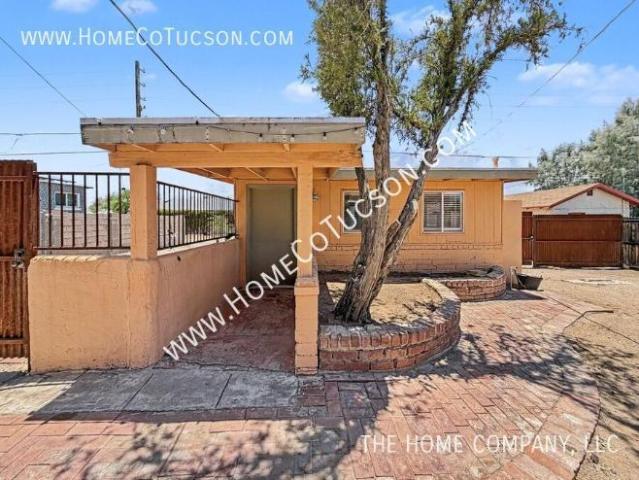 2 Br, 1 bath, Single Family 542 E Speedway Blvd