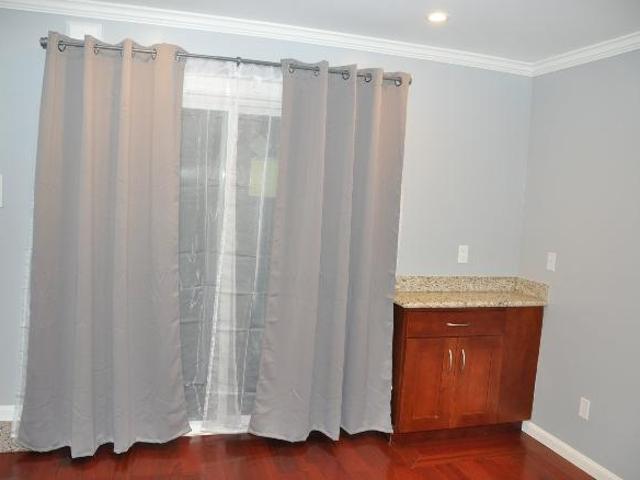 2 Br, 1 bath, Single Family 54 Sycamore St