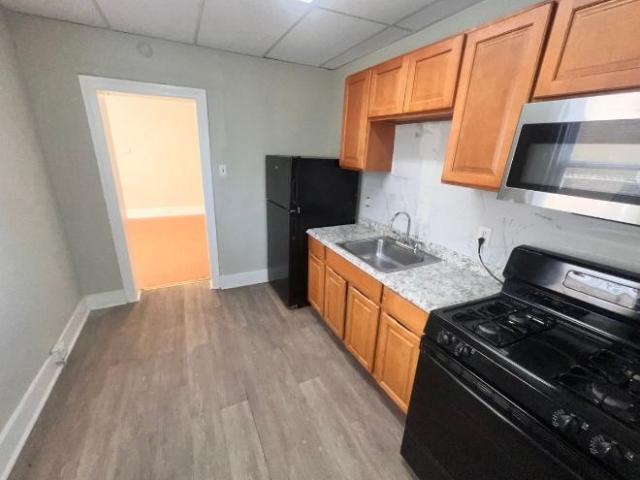 2 Br, 1 bath, Single Family 5502 Westminster Ave