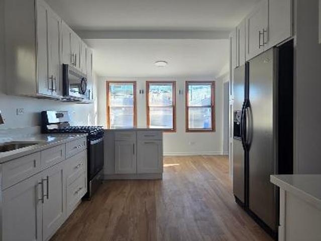 2 Br, 1 bath, Single Family 5515 W Grace St