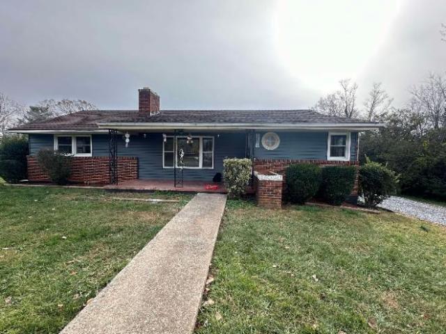 2 Br, 1 bath, Single Family 5600 White Oak Dr