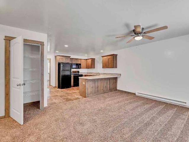 2 Br, 1 bath, Single Family 560 Raven Run