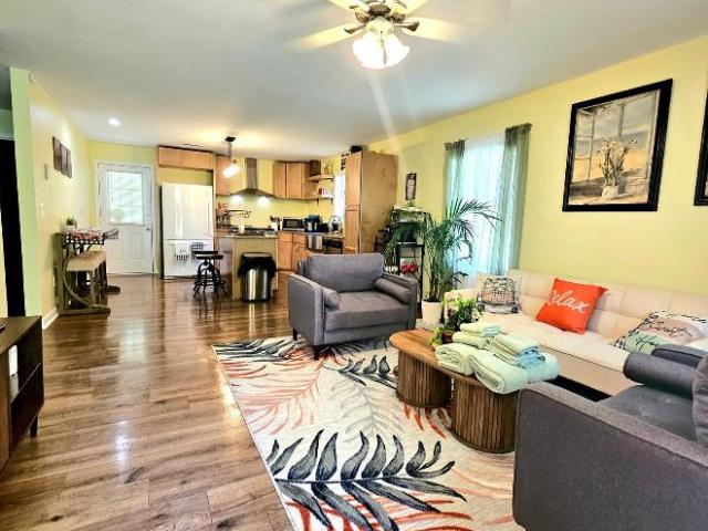 2 Br, 1 bath, Single Family 5699 N Allen Road SE