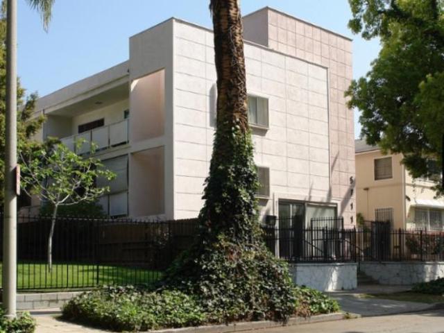 2 Br, 1 bath, Single Family 5711 Carlton Way