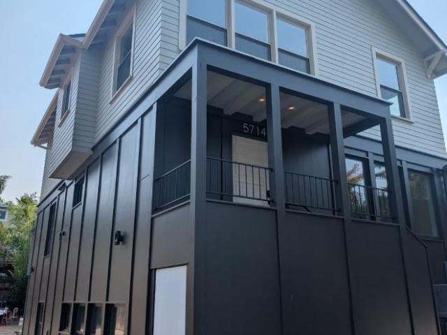 2 Br, 1 bath, Single Family 5714 25th Ave NE