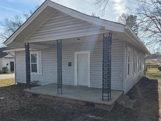 2 Br, 1 bath, Single Family 572 2nd St