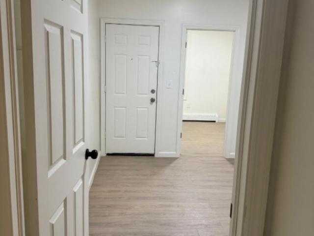 2 Br, 1 bath, Single Family 587 Grove St