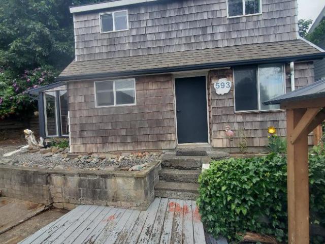 2 Br, 1 bath, Single Family 593 Rivington St