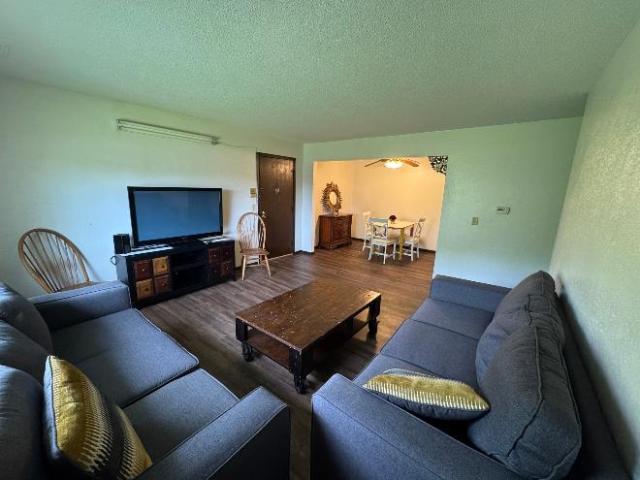 2 Br, 1 bath, Single Family 5007 Hill Ave