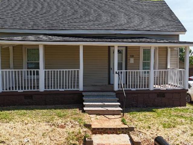 2 Br, 1 bath, Single Family 500 Birnie St