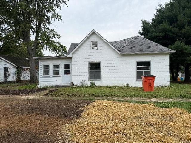 2 Br, 1 bath, Single Family 507 N 1st St