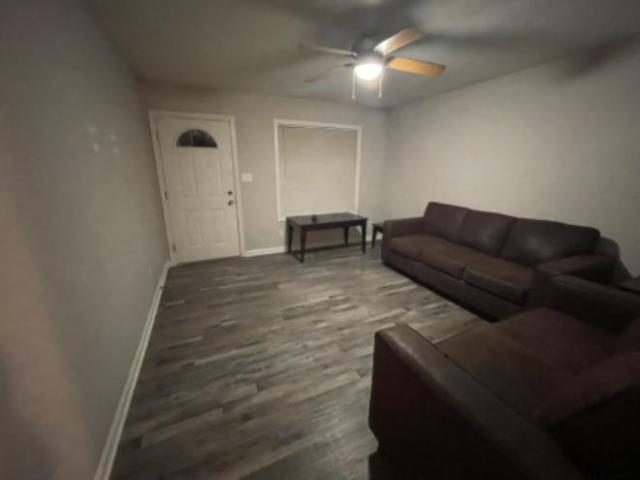 2 Br, 1 bath, Single Family 505 South Urbana Street