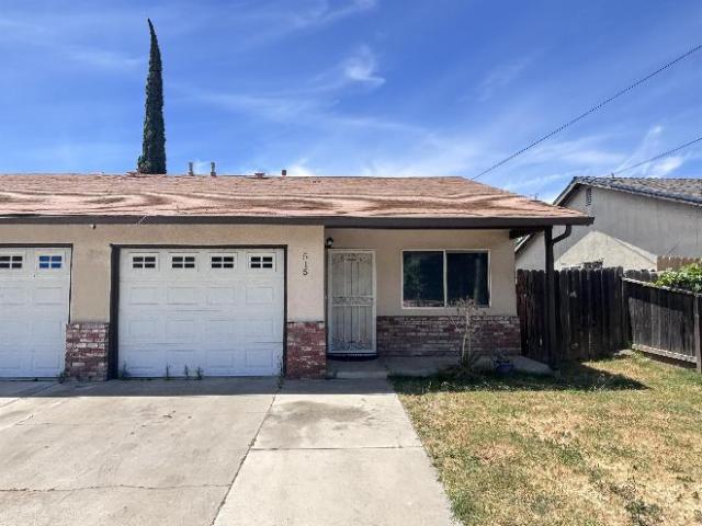 2 Br, 1 bath, Single Family 513 North Riverside Drive