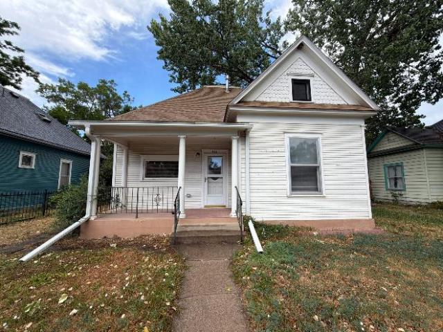 2 Br, 1 bath, Single Family 511 E 9th St
