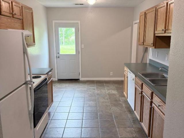 2 Br, 1 bath, Single Family 515 E Brookelynn Ct