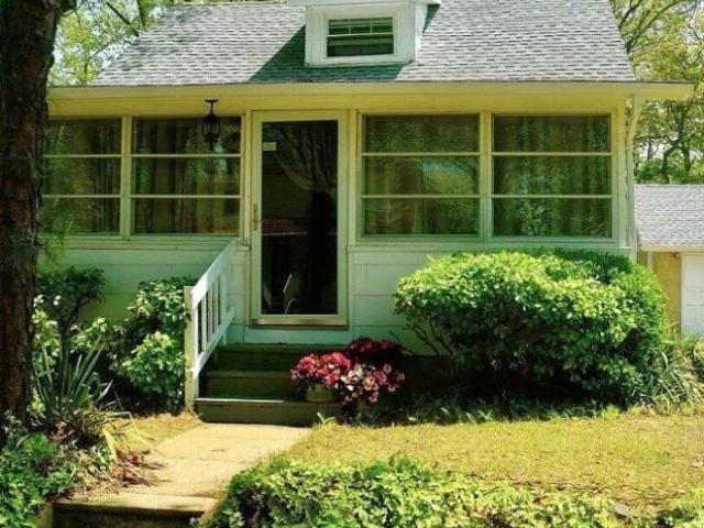 2 Br, 1 bath, Single Family 519 Barber Ave