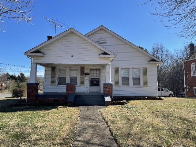 2 Br, 1 bath, Single Family 520 Valdese Ave
