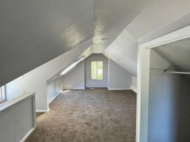 2 Br, 1 bath, Single Family 5229 E Thrill Place