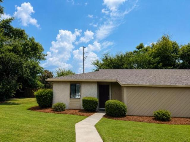 2 Br, 1 bath, Single Family 526 Heritage Pl