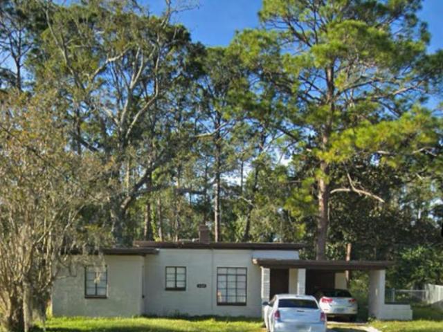 2 Br, 1 bath, Single Family 5273 Pennant Drive